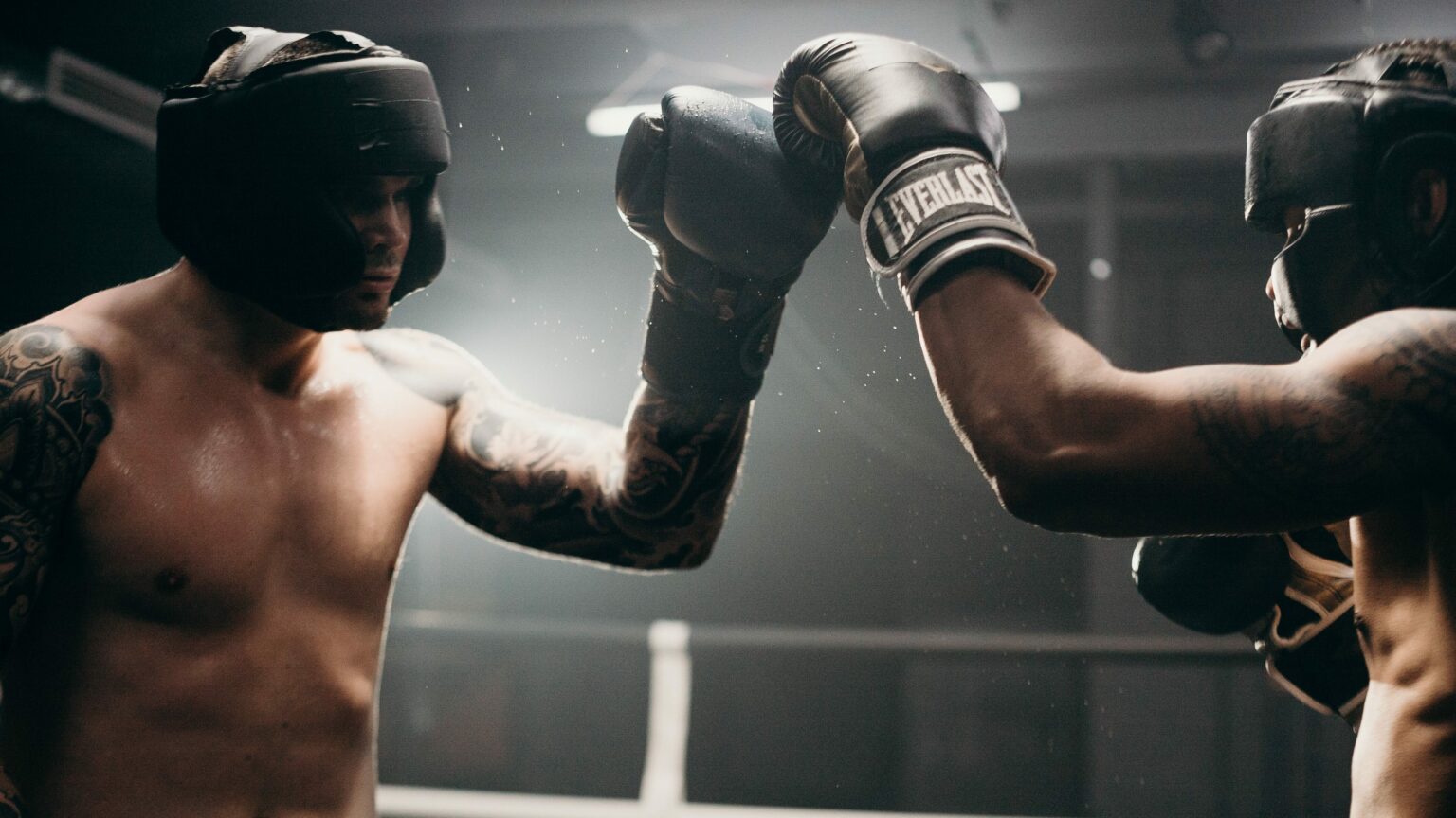 Does Being Strong Help In A Fight: Explained - Lineal Boxing